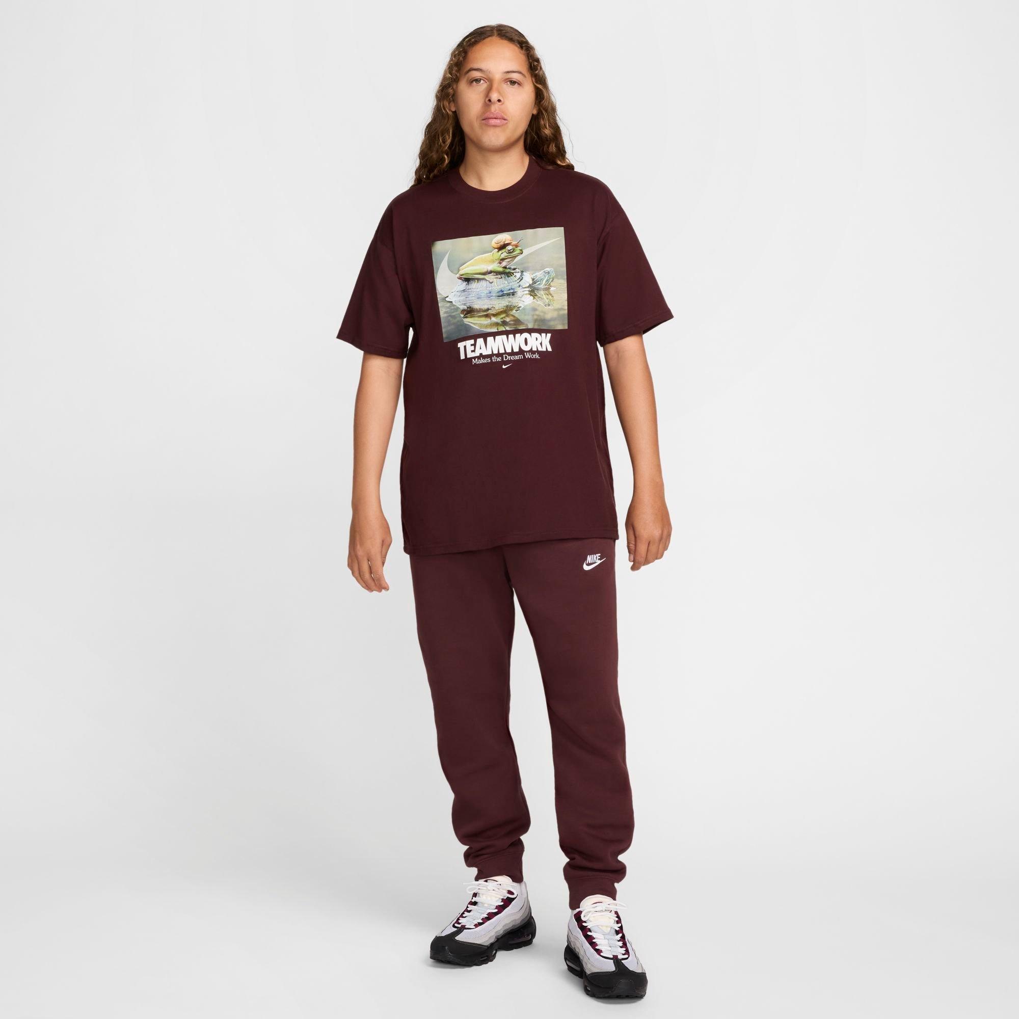 Men's Nike Sportswear Teamwork Graphic T-Shirt | Finish Line