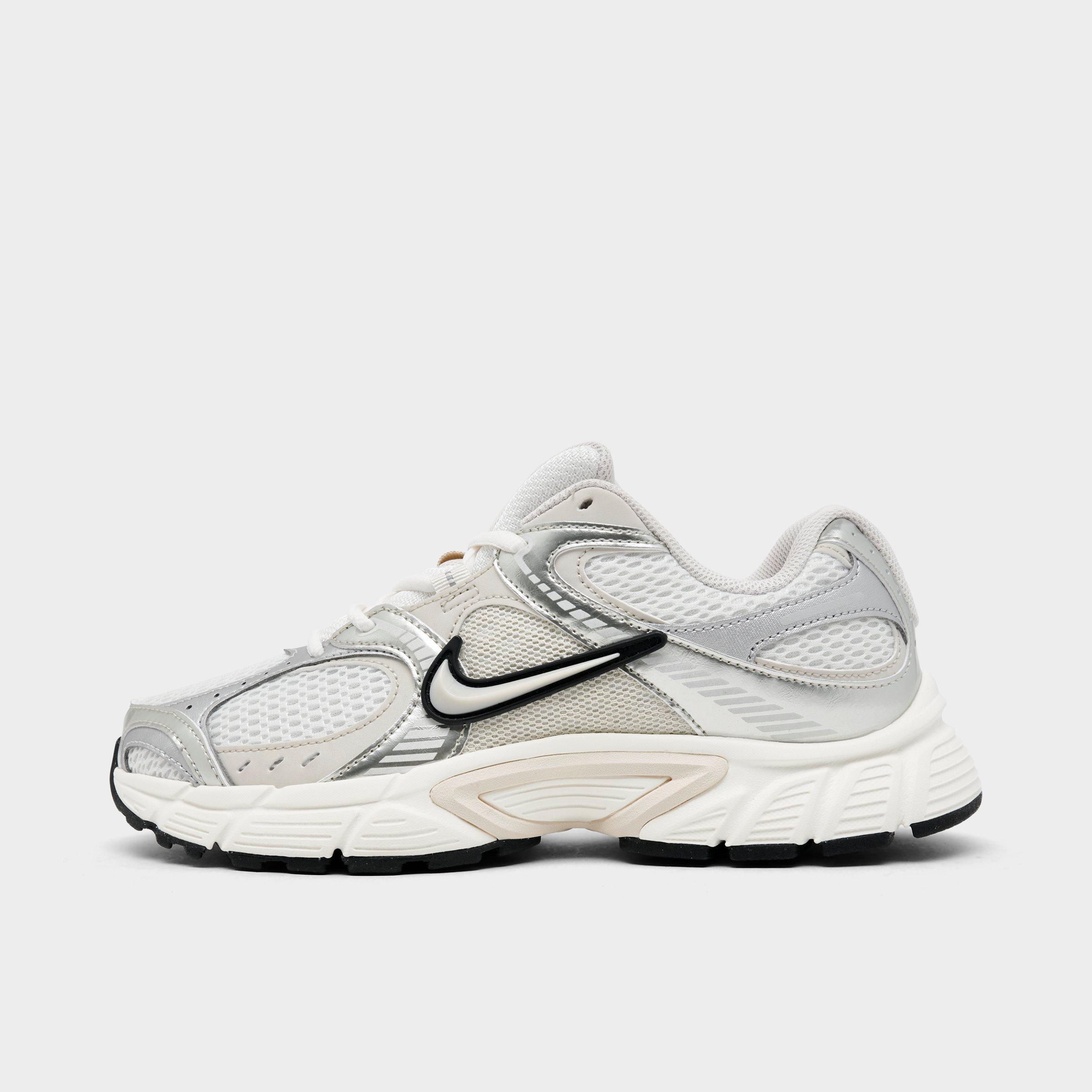 Women's Nike V5 RNR Casual Shoes | Finish Line